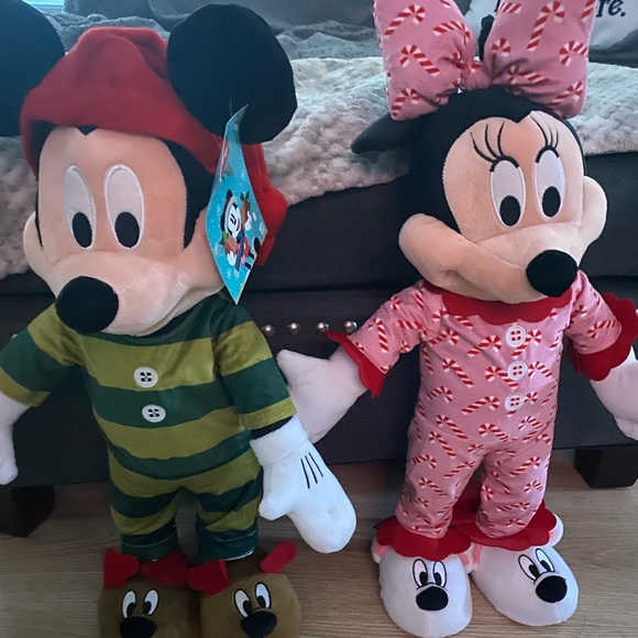 Disney | Holiday | Disney Mickey And Minnie Greeter Set | Poshmark